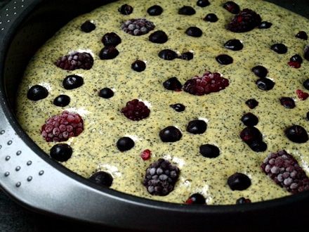 Gâteau amande, pavot et fruits rouges (sans gluten, sans lactose)