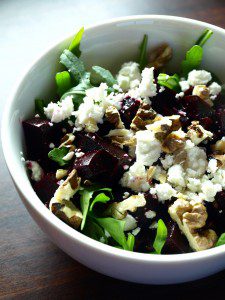 Salade de betterave à la feta et aux noix - Cookismo